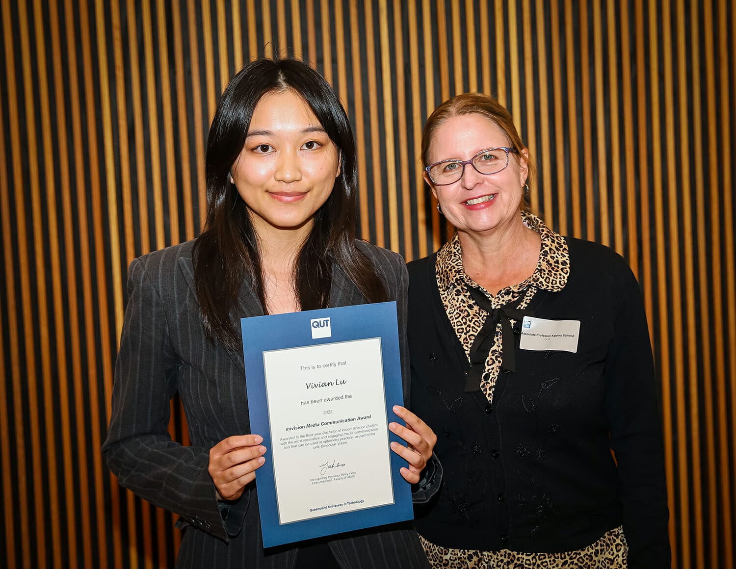 QUT mivision Media Award to Vivian Lu - mivision