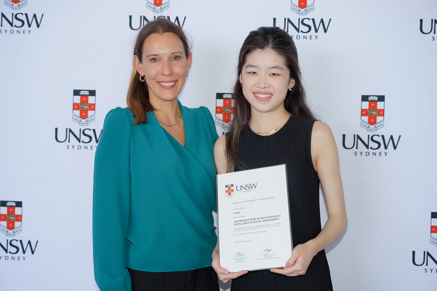 UNSW Awards High Achieving Optometry Students - mivision